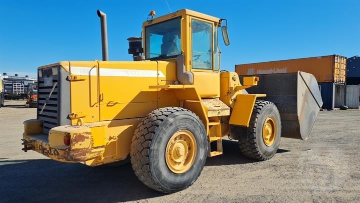 2000 VOLVO L90D for sale