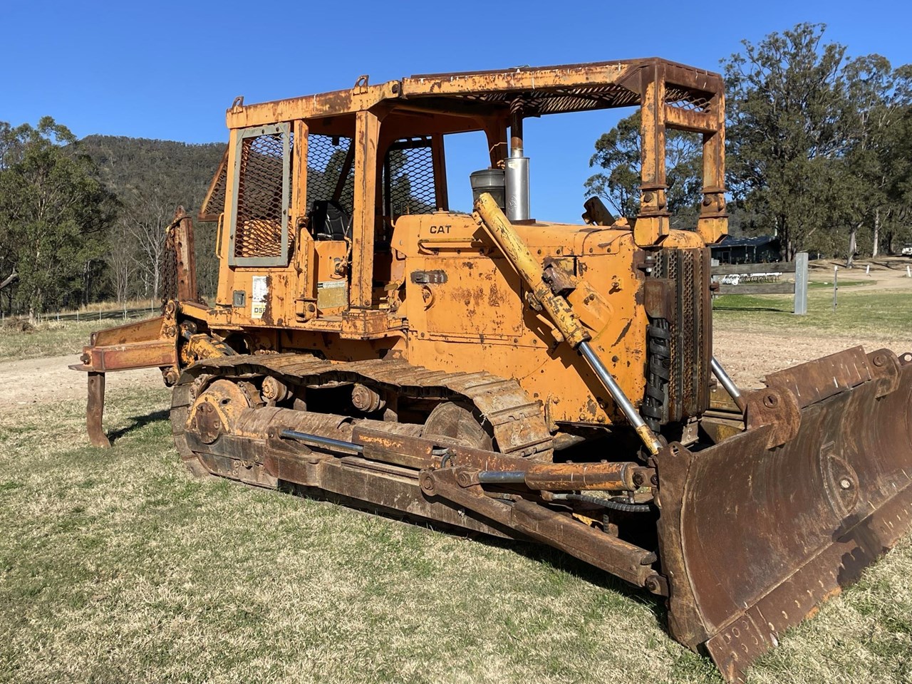 1986 CATERPILLAR D5B for sale
