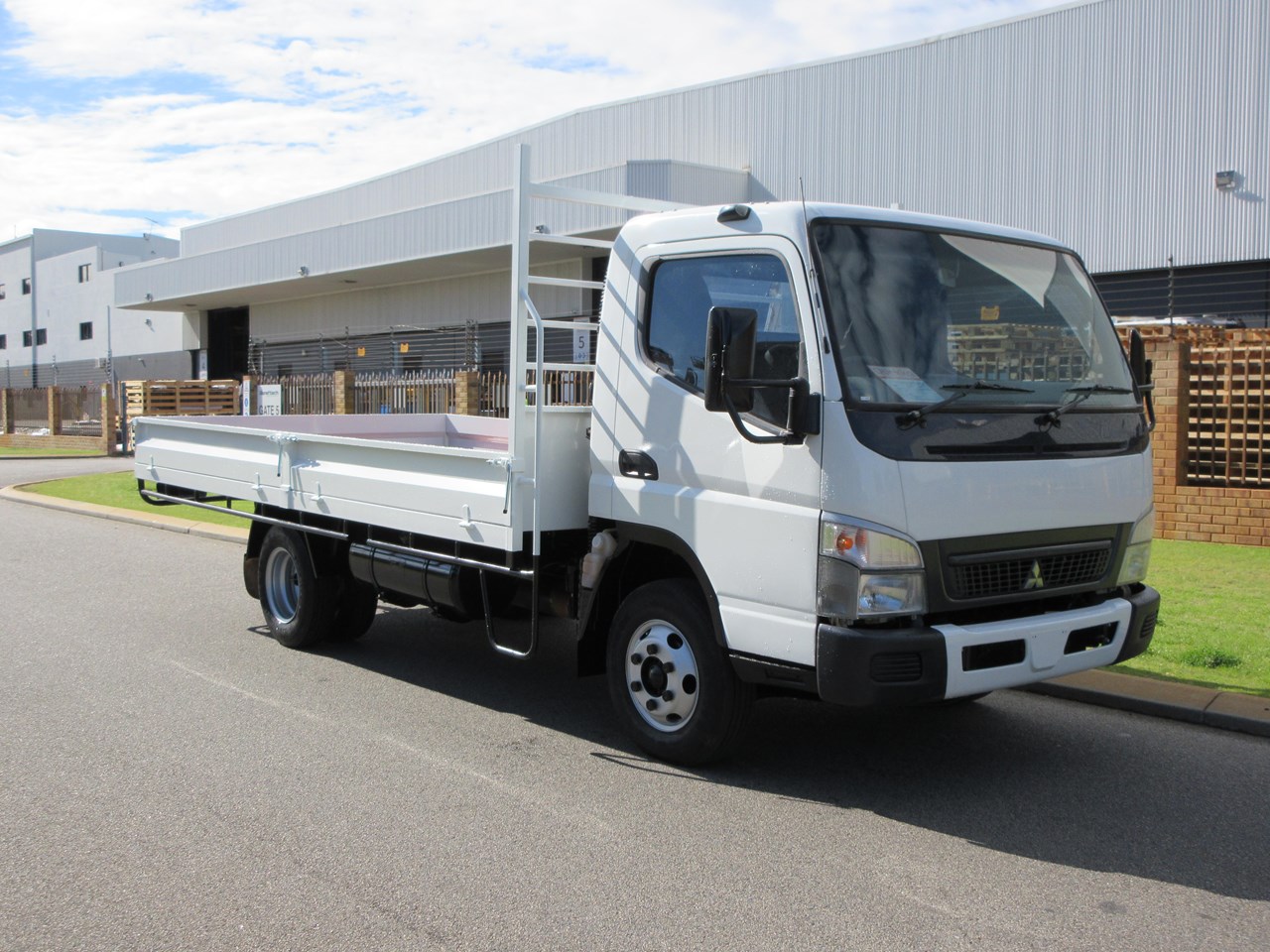 FUSO CANTER FE84 for sale