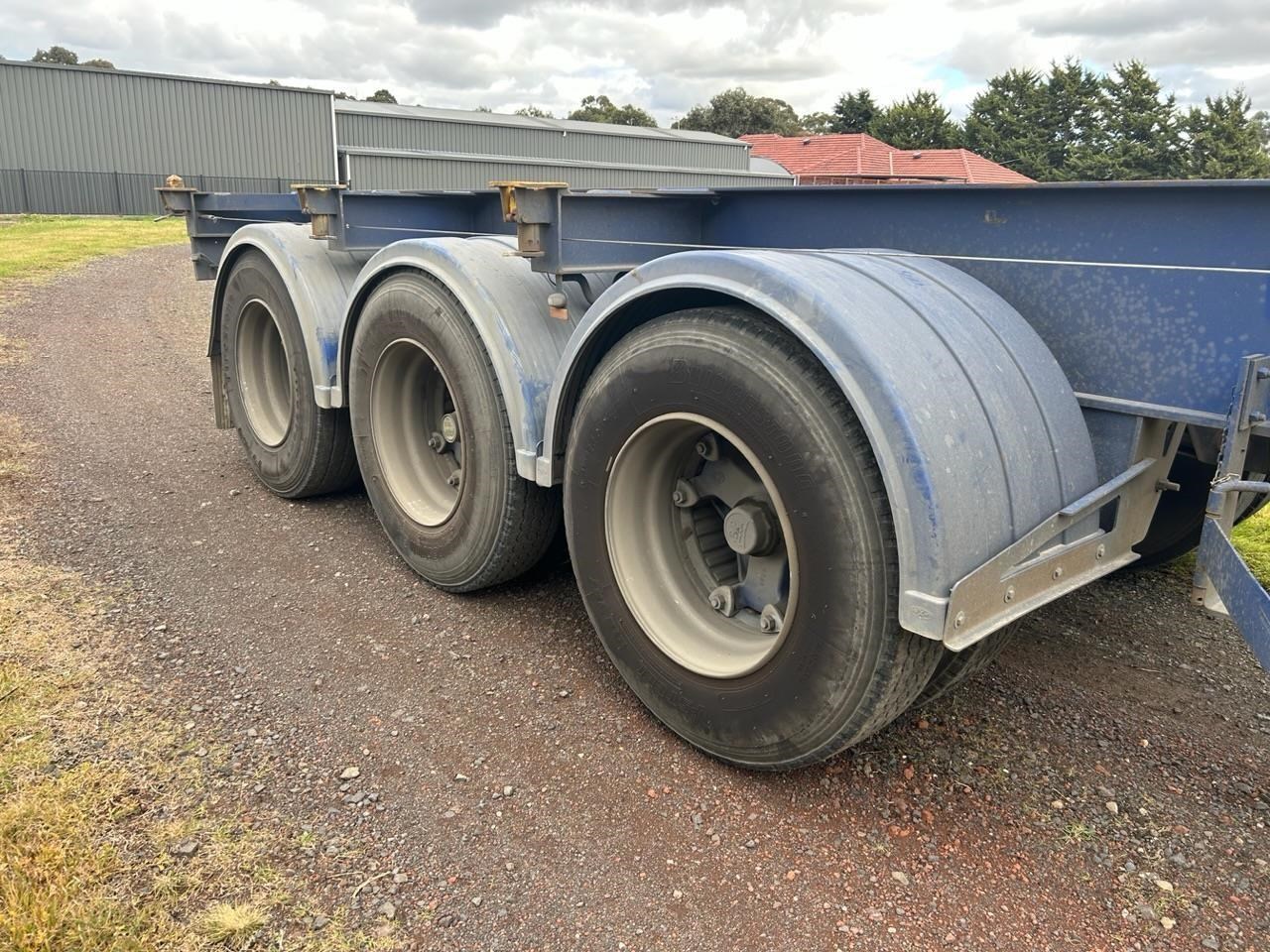2002 KRUEGER 40 FOOT SKEL TRAILER for sale