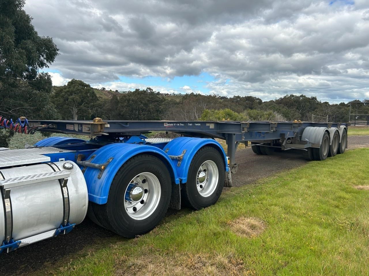 2002 KRUEGER 40 FOOT SKEL TRAILER for sale