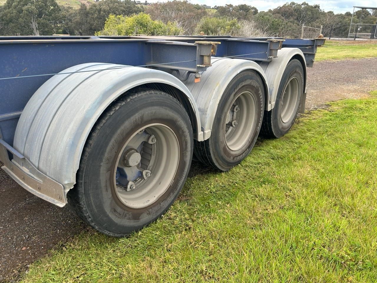 2002 KRUEGER 40 FOOT SKEL TRAILER for sale