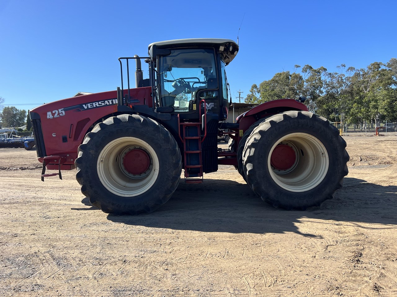 2015 VERSATILE 425 for sale (refcode TA1191015)