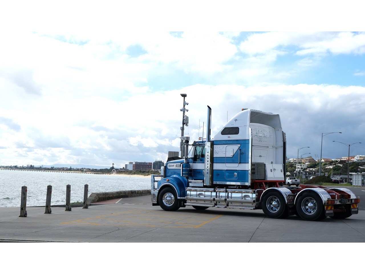 2017 KENWORTH T909 T909 for sale