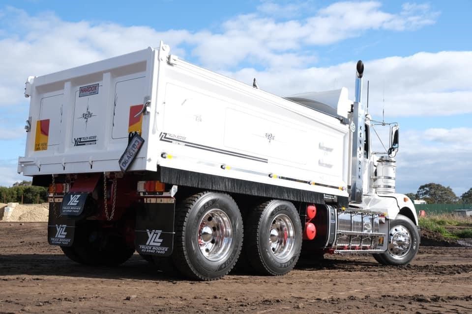2011 KENWORTH T409 SAR 409 SAR for sale