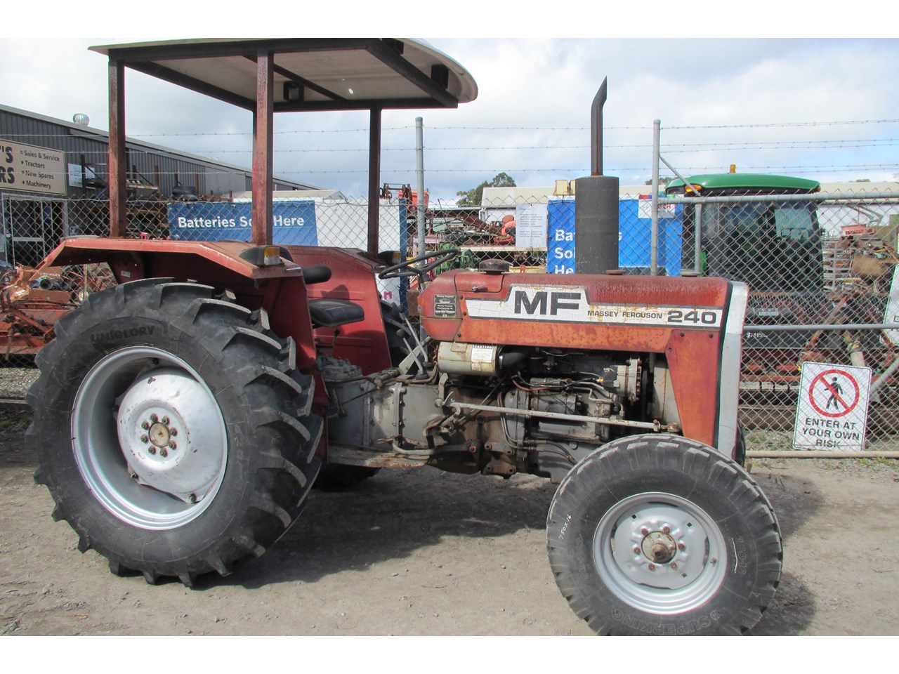 MASSEY FERGUSON 240 TRACTOR for sale (refcode TA1191440)