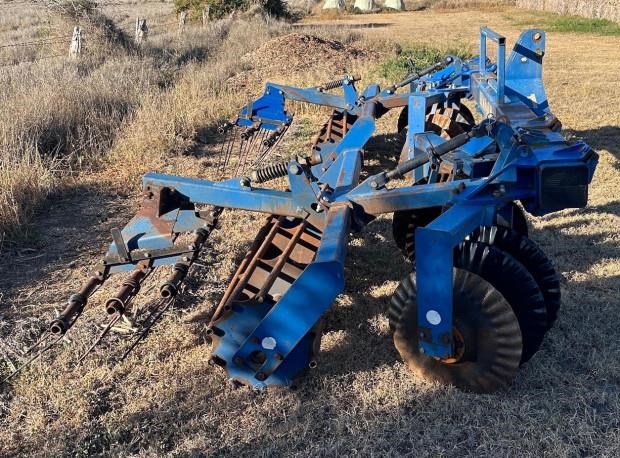 GRIZZLY ENGINEERING ROW TRACK RENOVATOR for sale (refcode TA1191882)