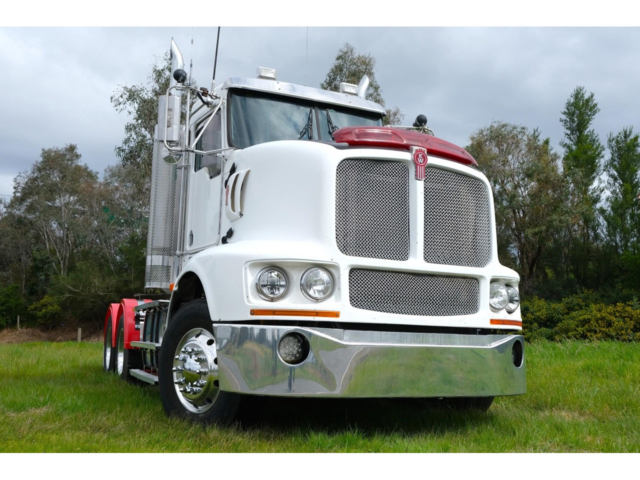 2011 KENWORTH T608 for sale