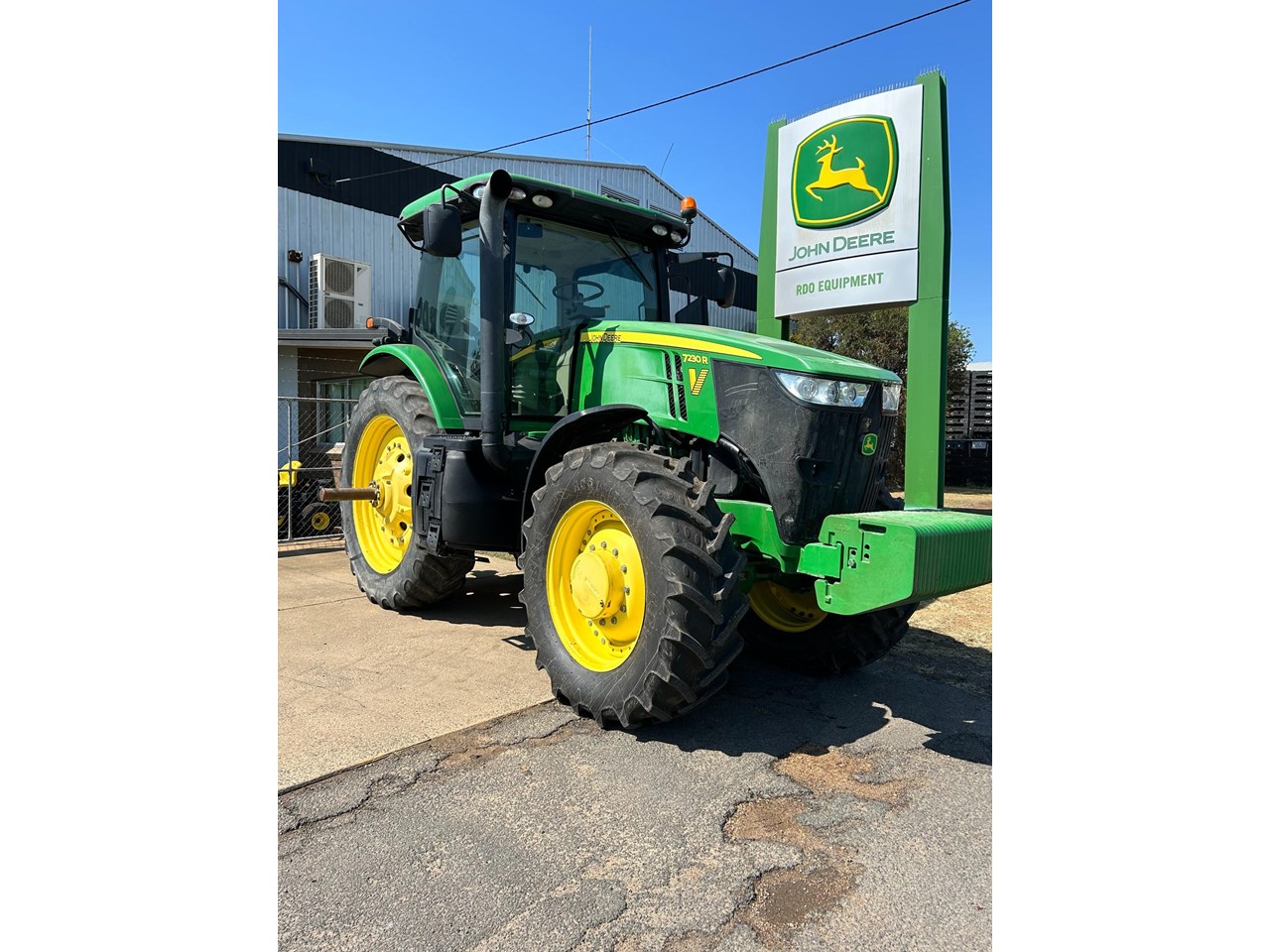 2013 JOHN DEERE 7230R for sale