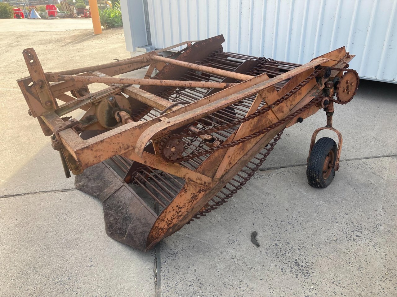 POTATO 2 ROW POTATO DIGGER for sale