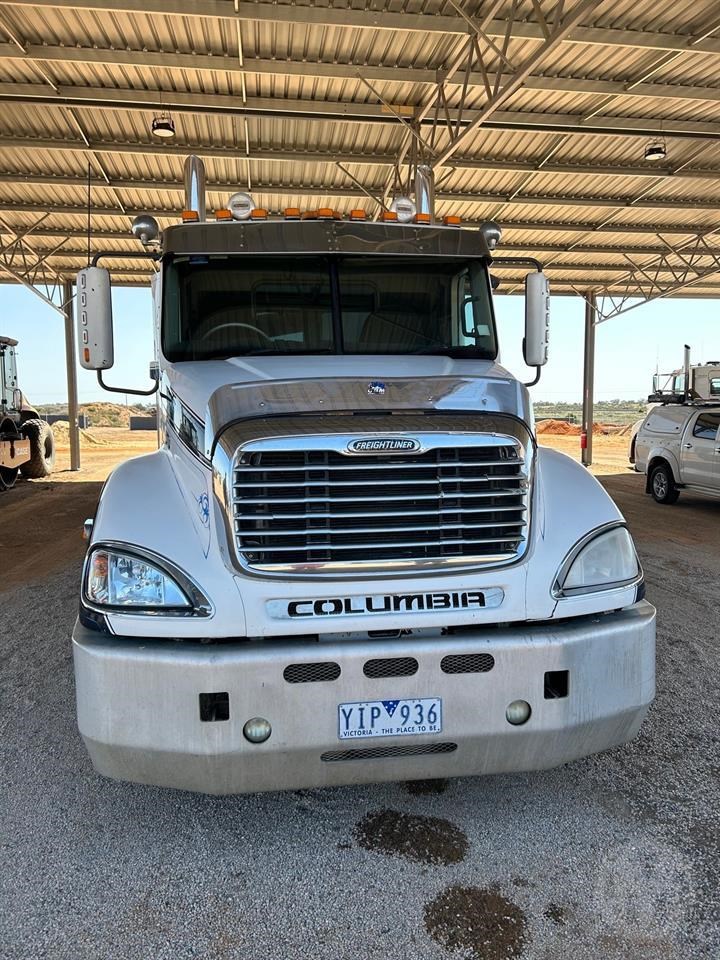 2010 FREIGHTLINER COLUMBIA CL112 for sale