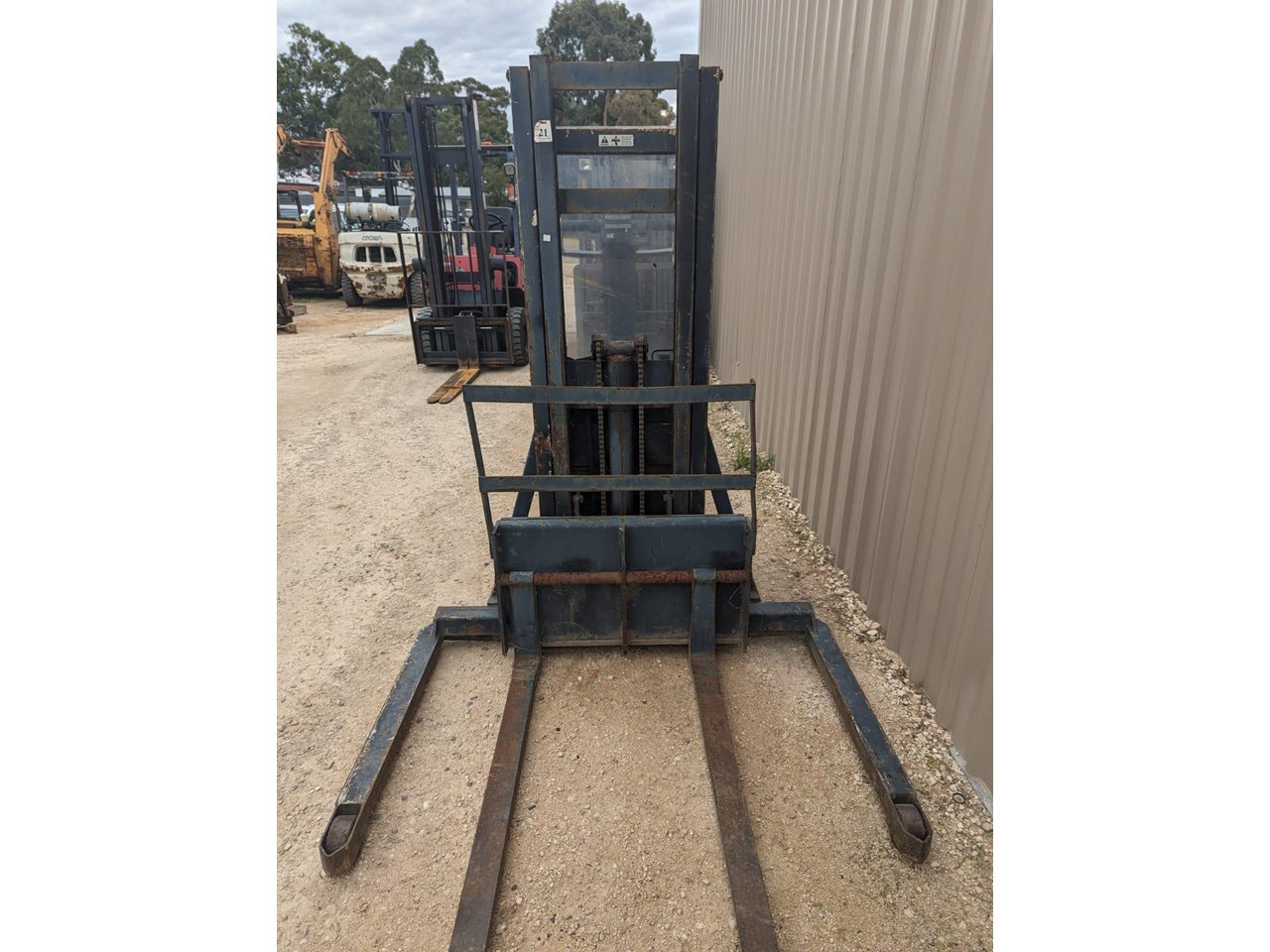 CROWN 1T WALKIE STACKER WITH 2.3M LIFT for sale