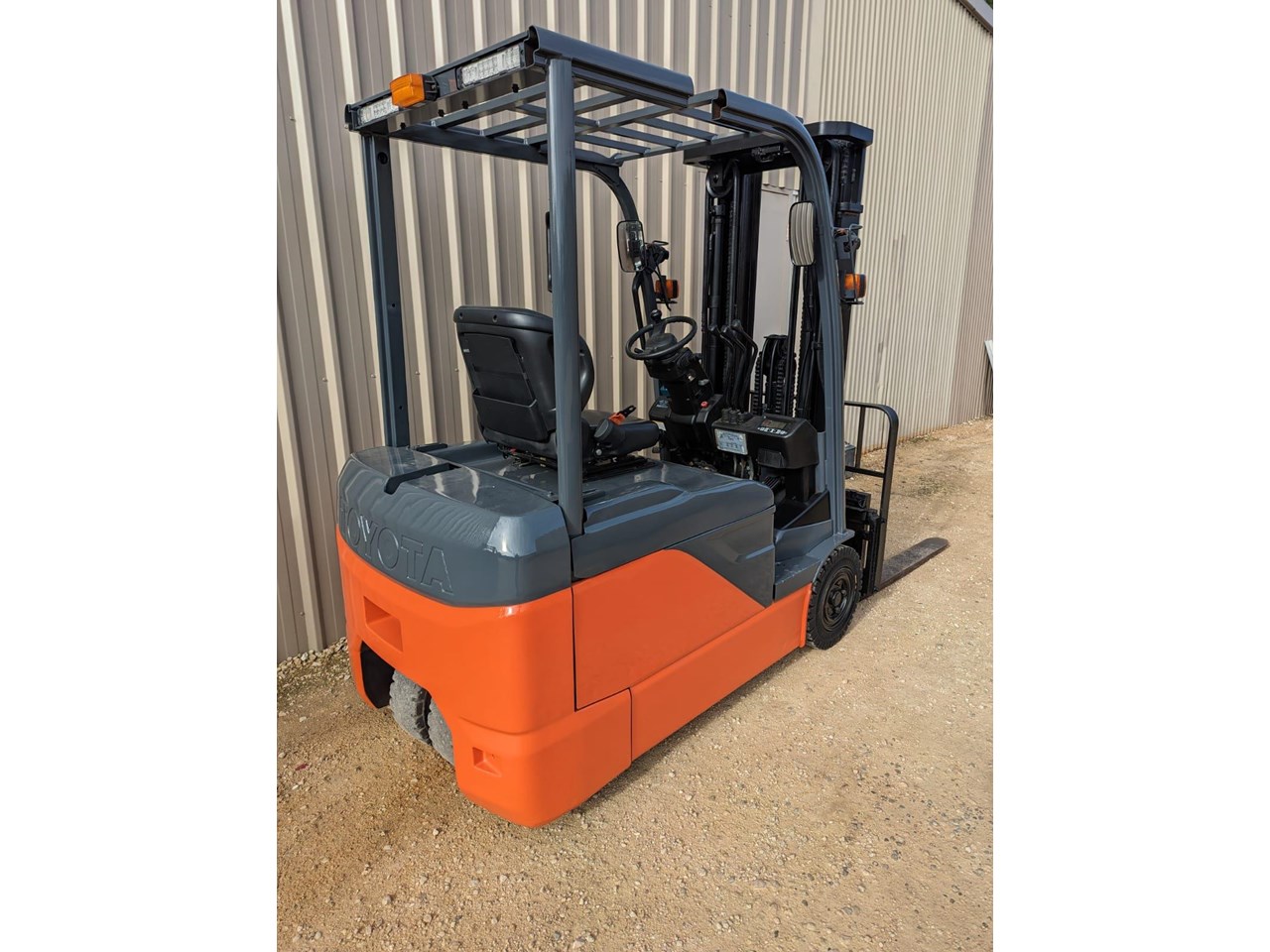 2017 TOYOTA 2T ELECTRIC FORKLIFT - 8FBE20 for sale