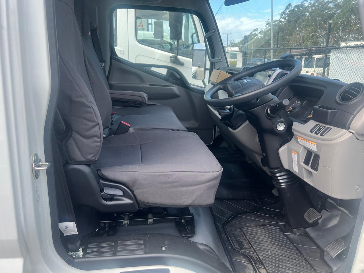 2023 FUSO CANTER 515 for sale