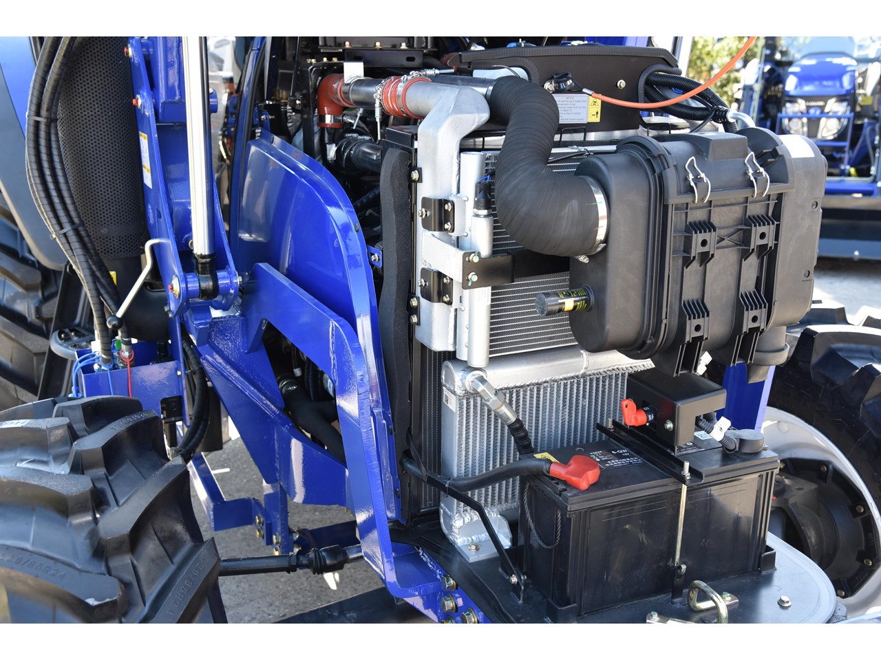 LOVOL 110HP SHUTTLE SHIFT TURBO DIESEL 4WD A/C CABIN TRACTOR WITH FEL ...