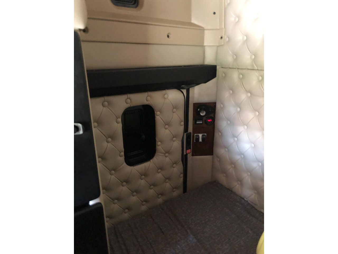 2015 KENWORTH T909 T909 50 Inch Bunk for sale