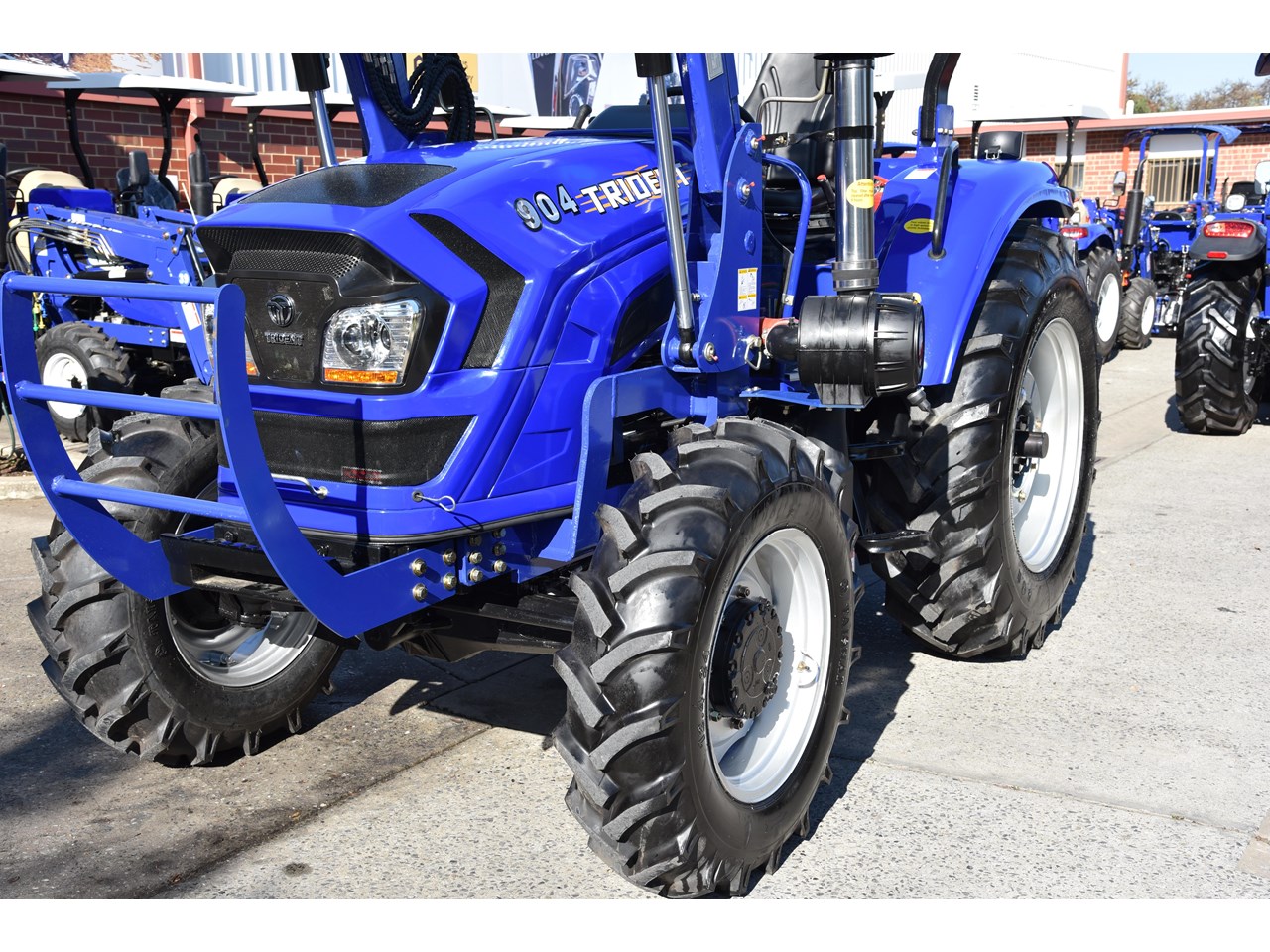 TRIDENT 90HP 4WD TRACTOR COMBO DEAL (1200KG FRONT LOADER LIFT CAPACITY ...