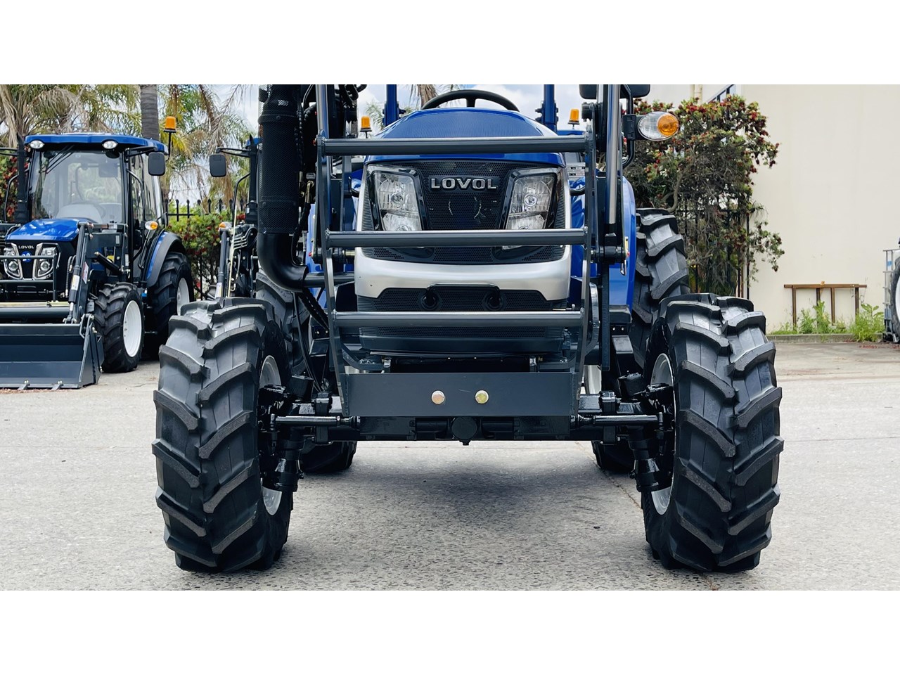 LOVOL 40HP 4WD HEAVY-DUTY TRACTOR WITH 4IN1 BUCKET (550KG FRONT LOADER ...