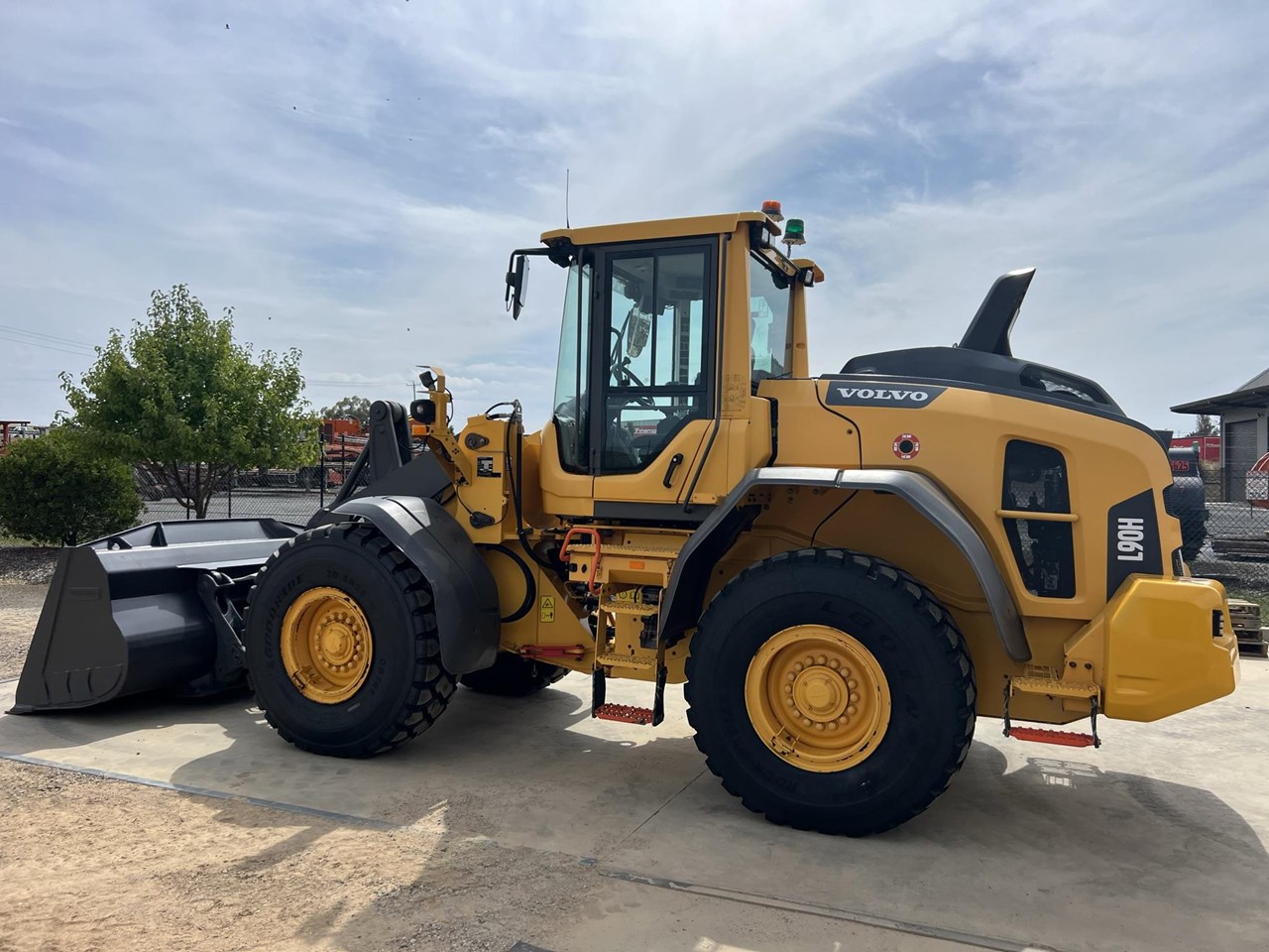2019 VOLVO L90H for sale