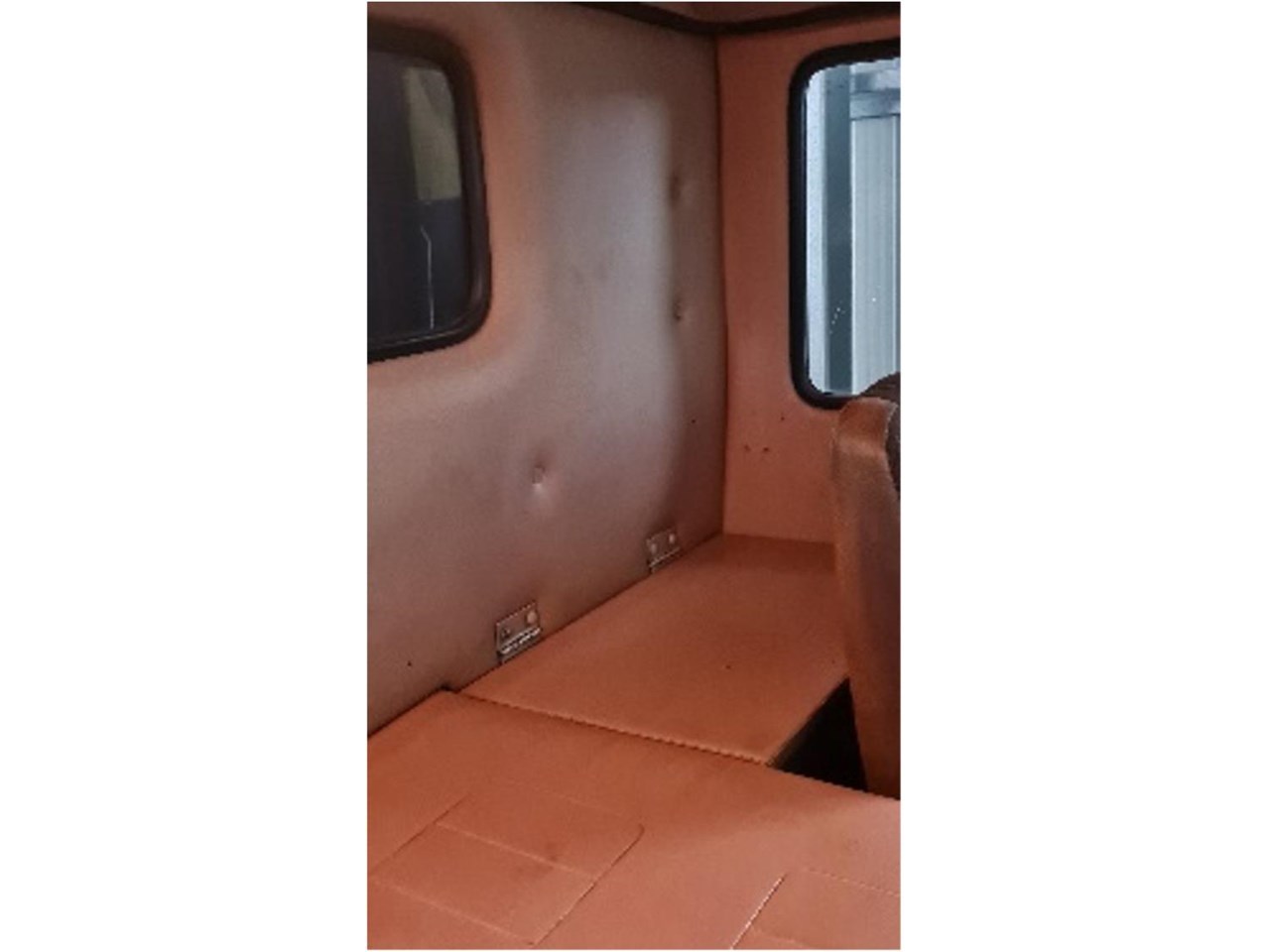 1996 INTERNATIONAL T2700 for sale