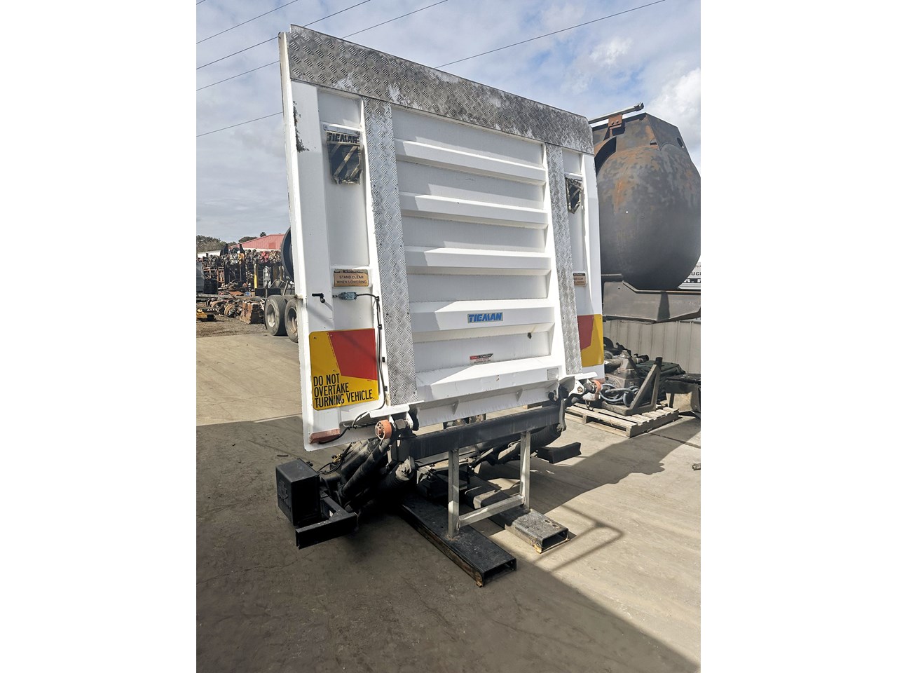 TAILGATE LOADER TIEMAN for sale (refcode TA1189566)