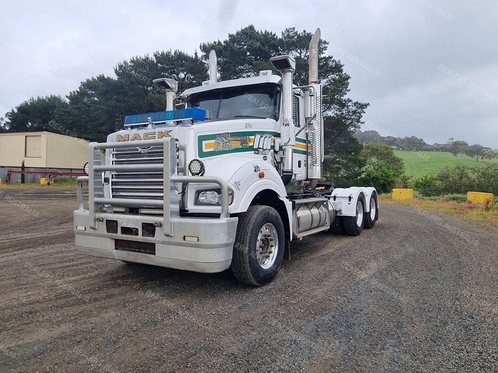 2013 MACK SUPER-LINER DAY CAB for sale