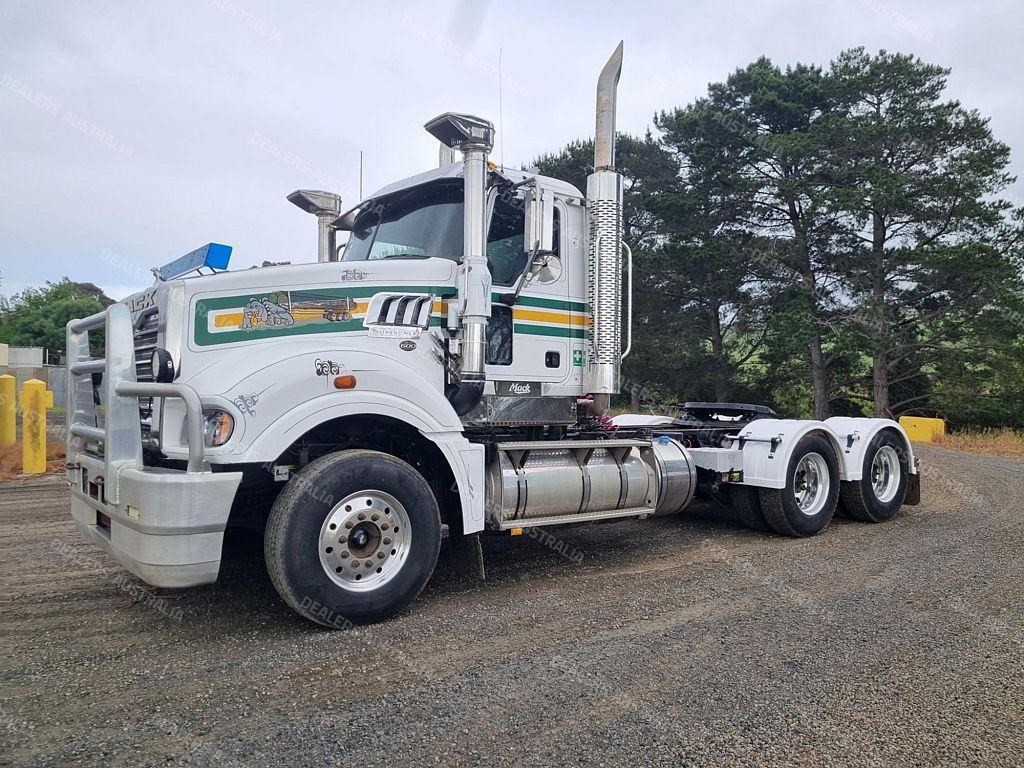 2013 MACK SUPER-LINER DAY CAB for sale