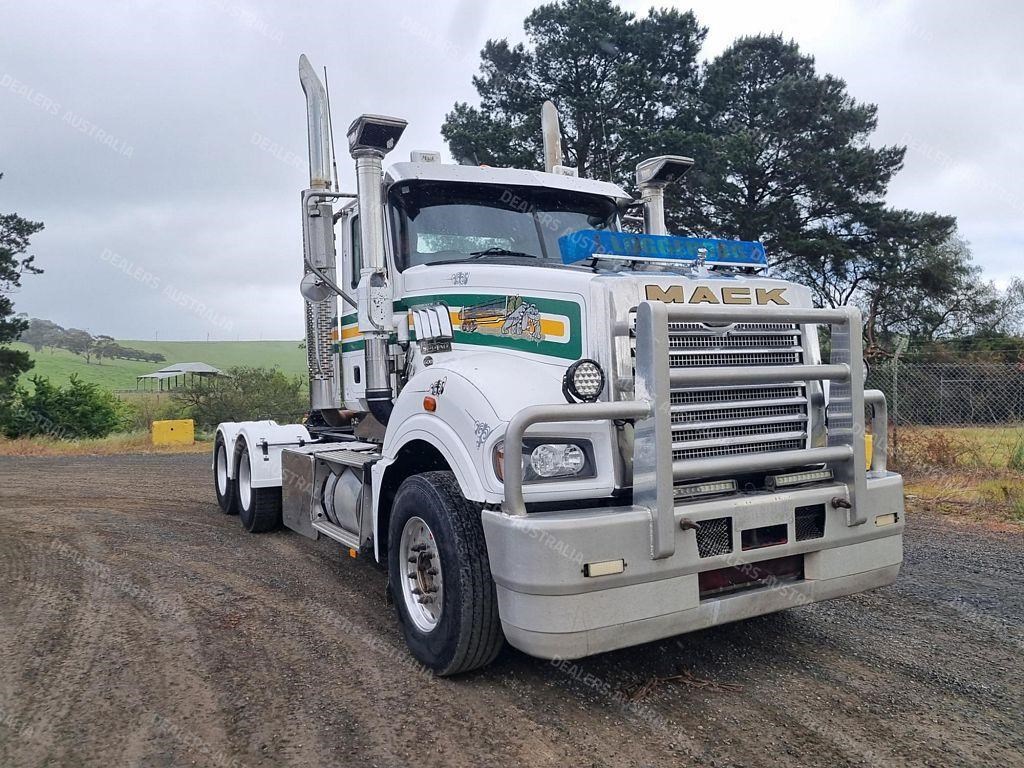 2013 MACK SUPER-LINER DAY CAB for sale