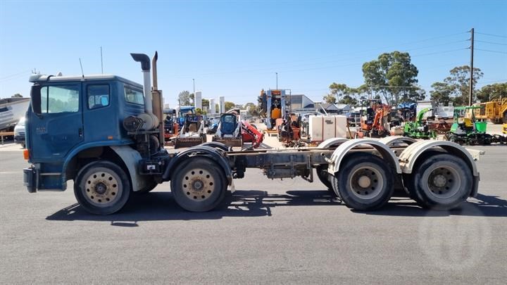 2005 IVECO ACCO 2350G Twin Steer for sale
