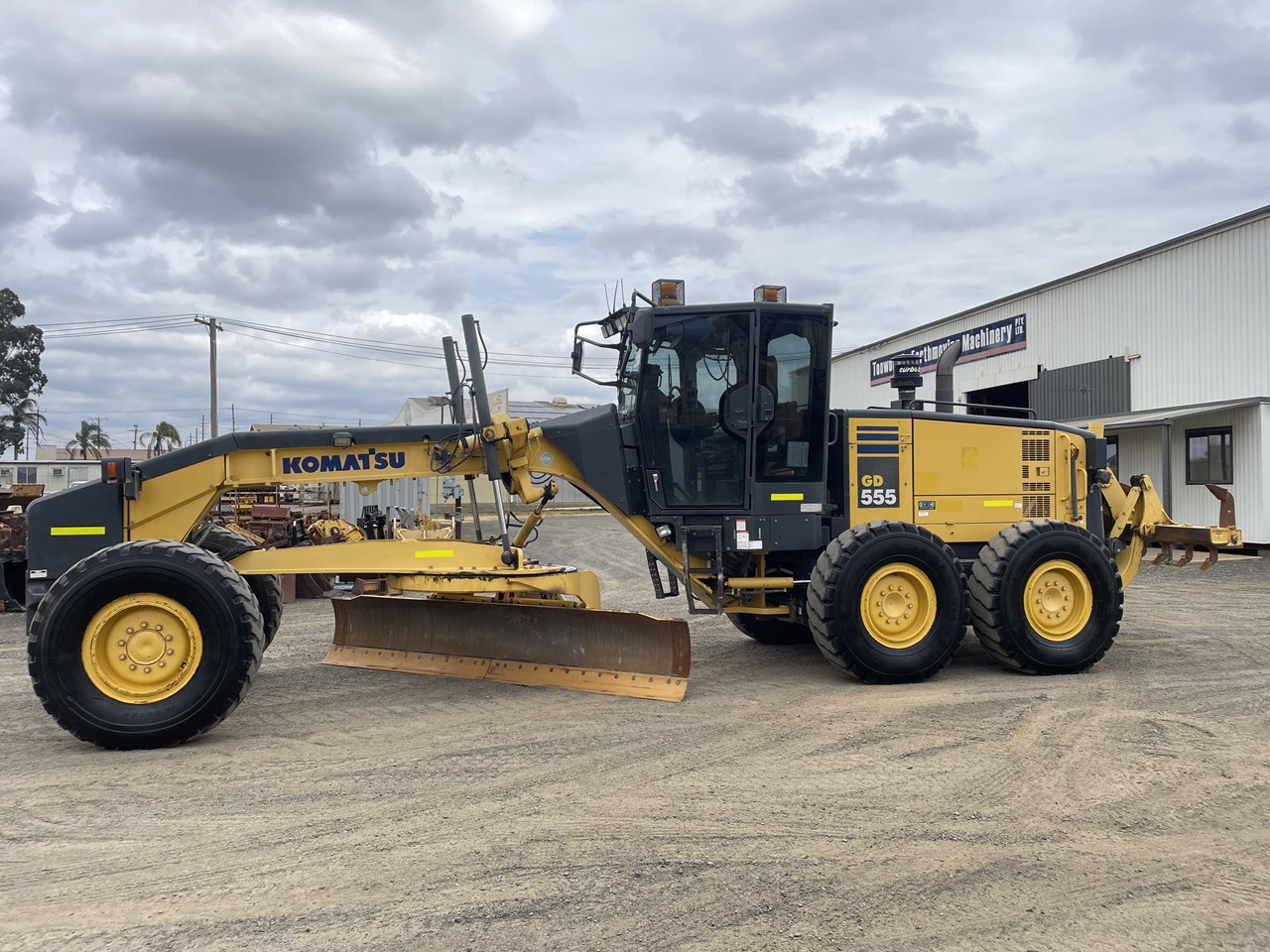 2013 KOMATSU GD555-5 for sale