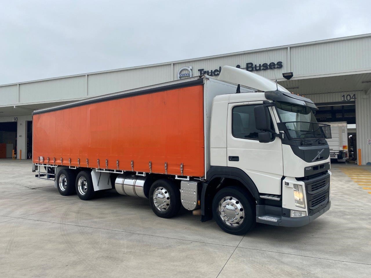 2014 VOLVO FM330 for sale