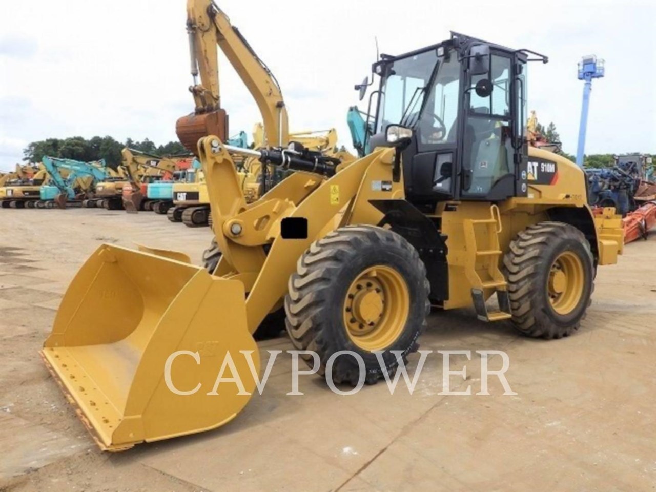 2018 CAT 910M for sale