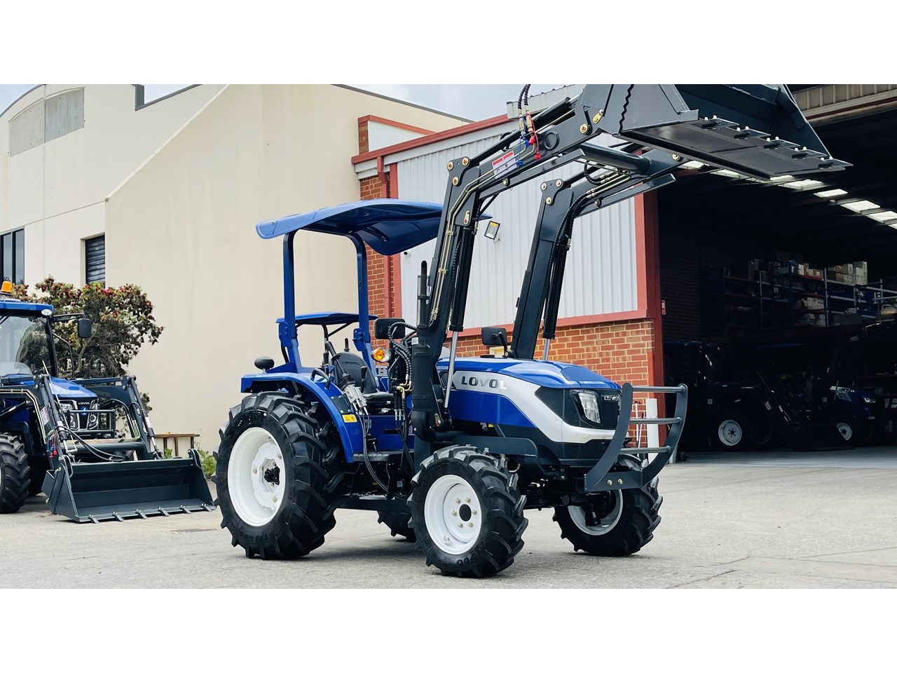 LOVOL 40HP 4WD HEAVY-DUTY TRACTOR WITH 4IN1 BUCKET (550KG FRONT LOADER ...