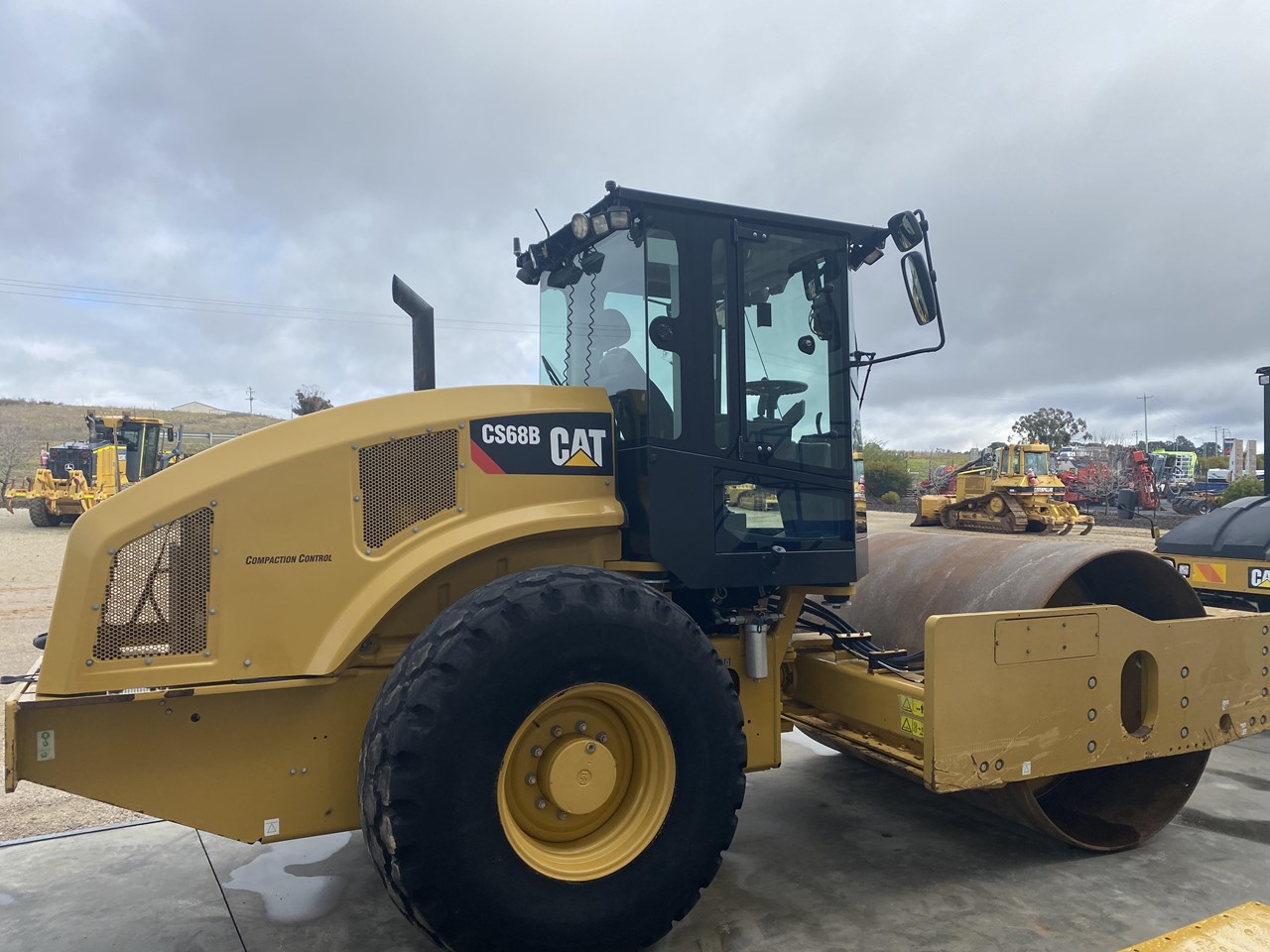 2021 CATERPILLAR CS68B for sale