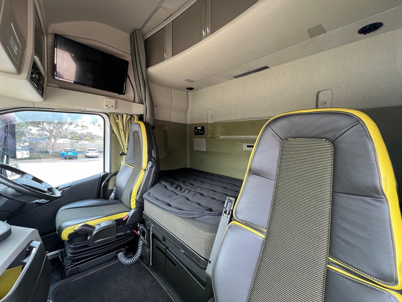 2021 VOLVO FH700 for sale