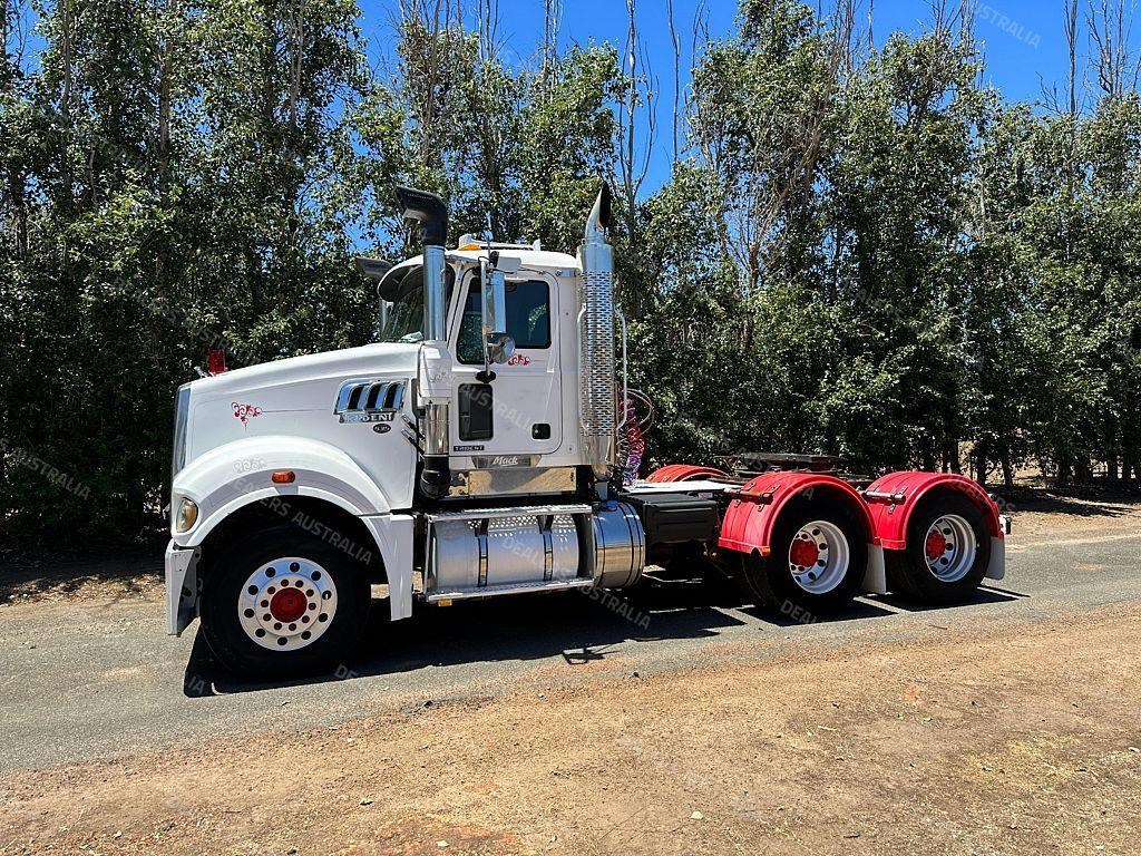 2013 MACK TRIDENT 6X4 PRIME MOVER for sale