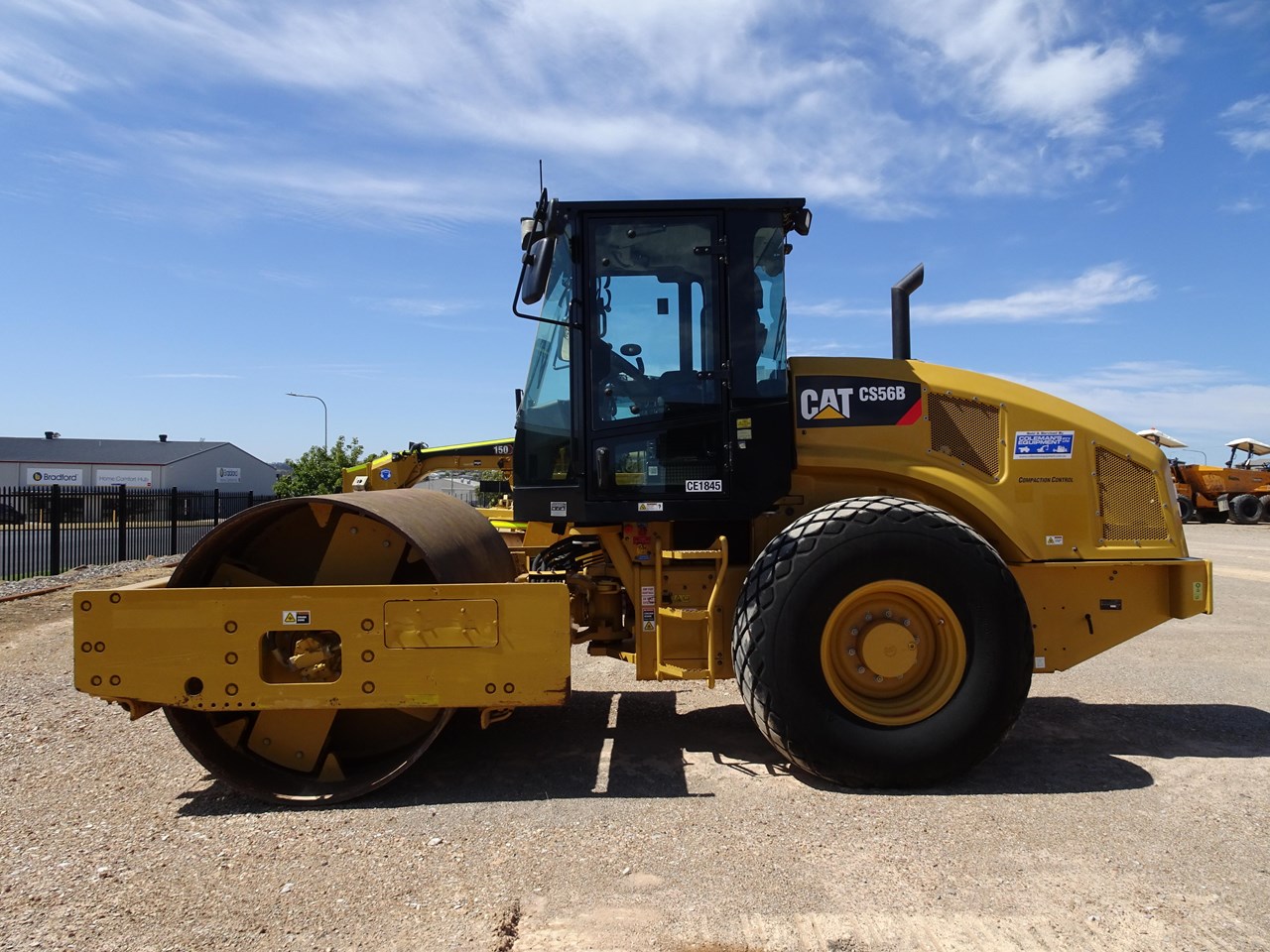 2017 CATERPILLAR CS56B for sale (refcode TA1201062)