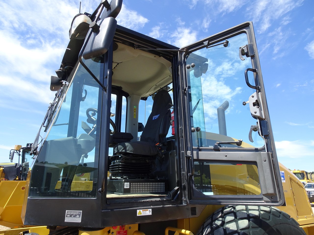 2017 CATERPILLAR CS56B for sale (refcode TA1201062)