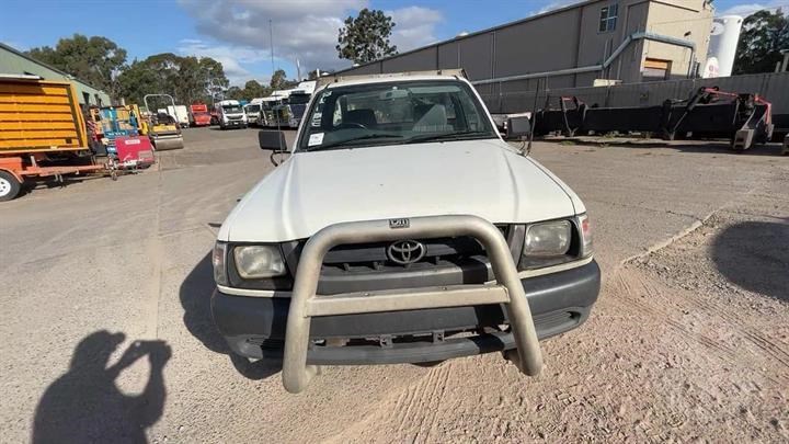 2003 TOYOTA HILUX RZN for sale