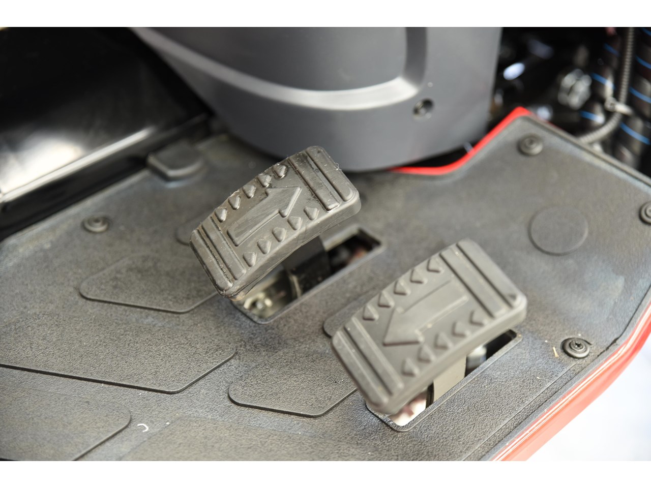 TYM TYM TS25 HST ROPS AND 4-IN-1 LOADER PACKAGE for sale (refcode TA1202073)