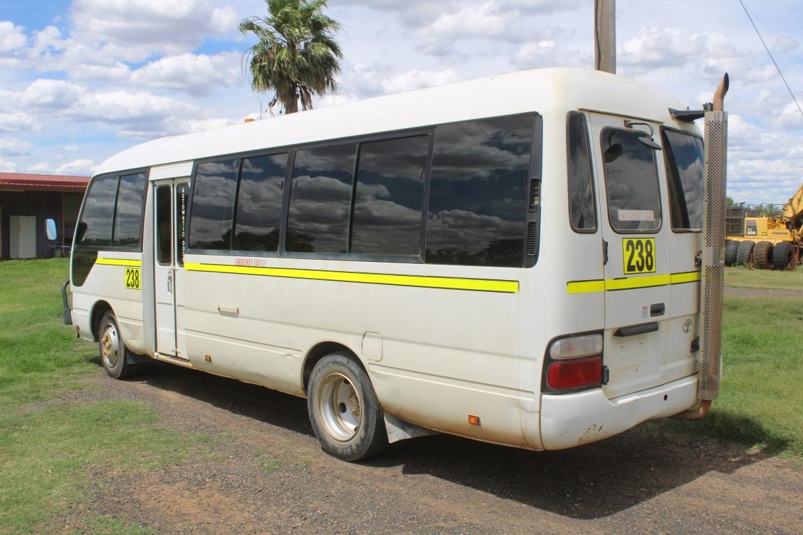 2004 TOYOTA COASTER for sale (refcode TA1202696)