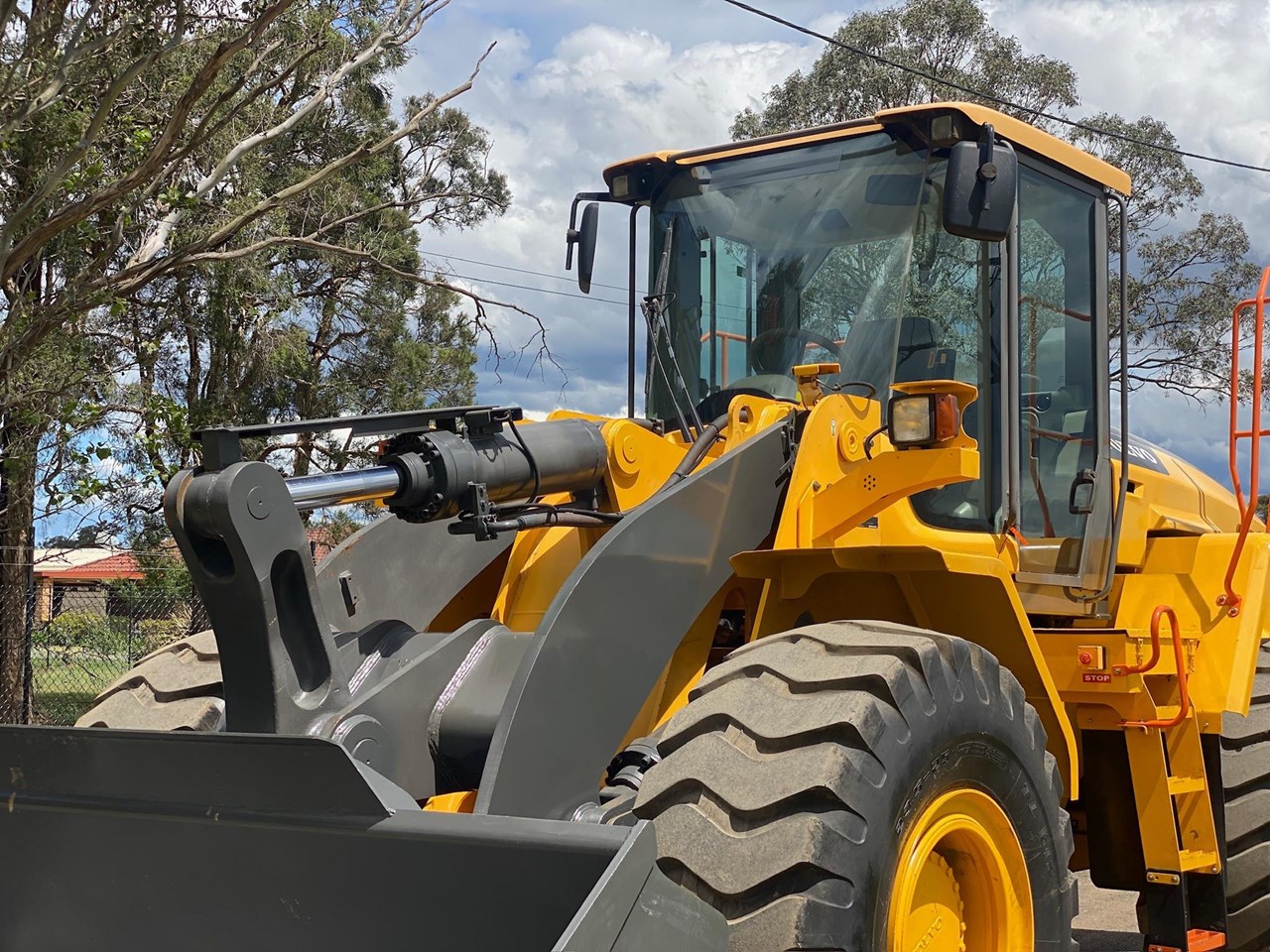 2022 VOLVO L105 for sale