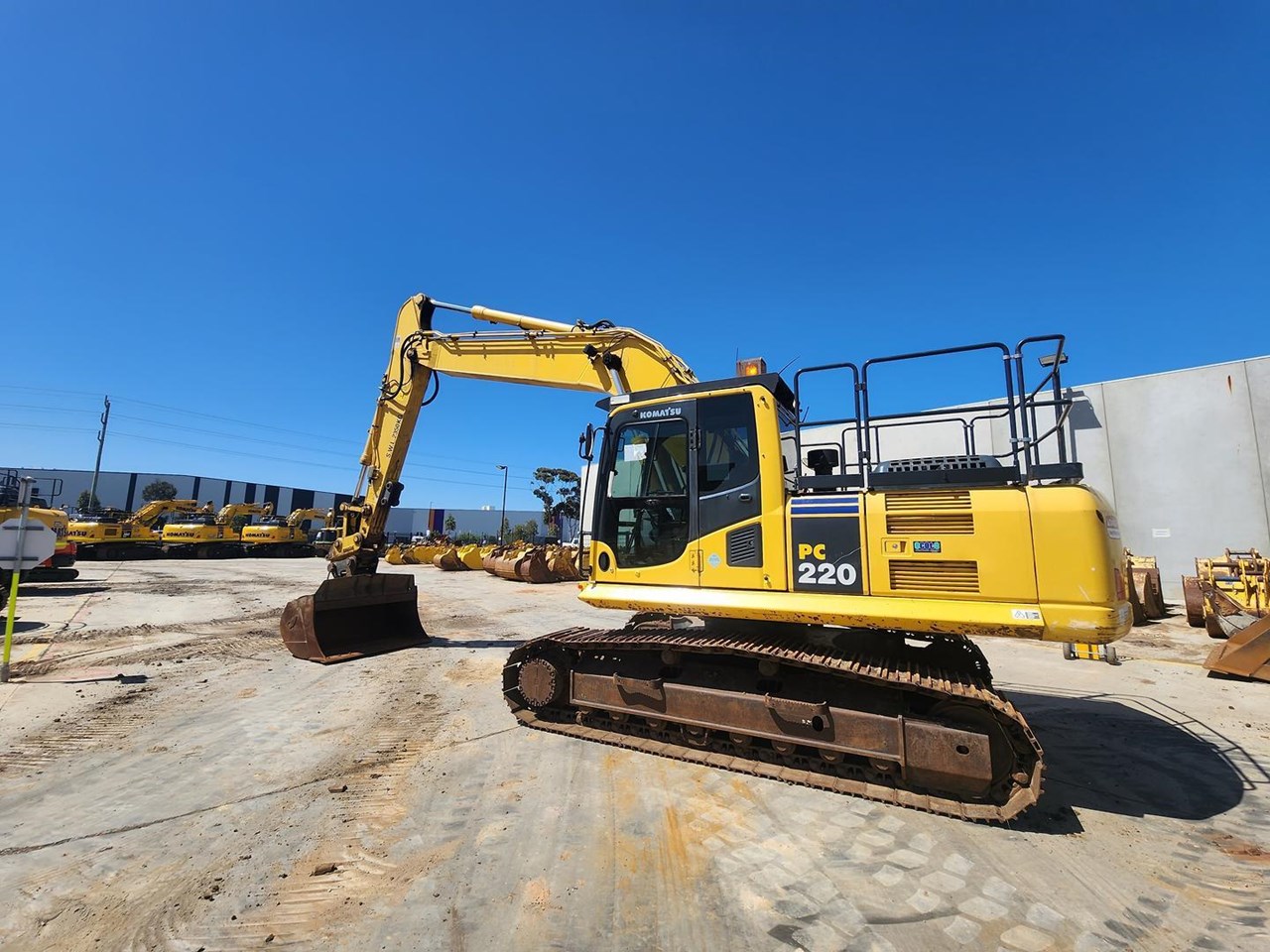 2018 KOMATSU PC220_8M0 for sale