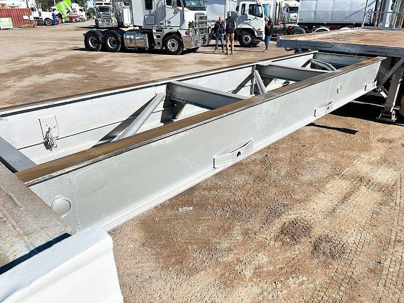 FRUEHAUF EXTENDABLE TRI-AXLE FLAT TOP TRAILER for sale