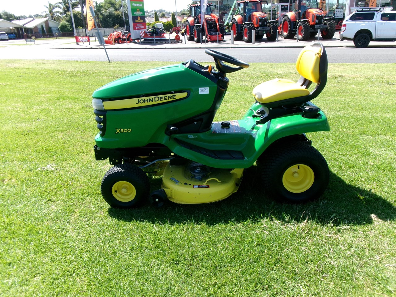 JOHN DEERE X300 for sale (refcode TA1203321)