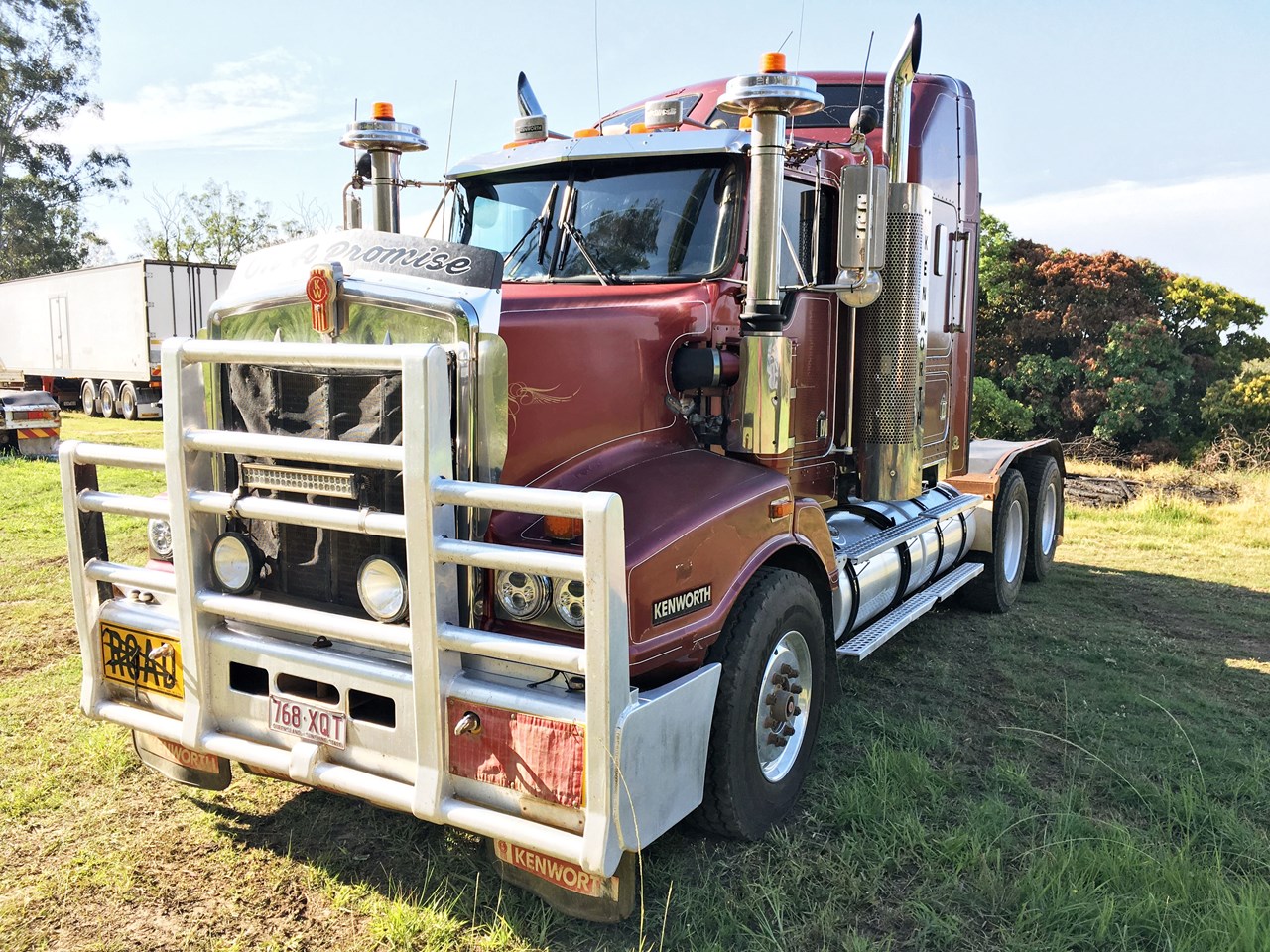 2004 KENWORTH T404 ST for sale (refcode DIY1205569)