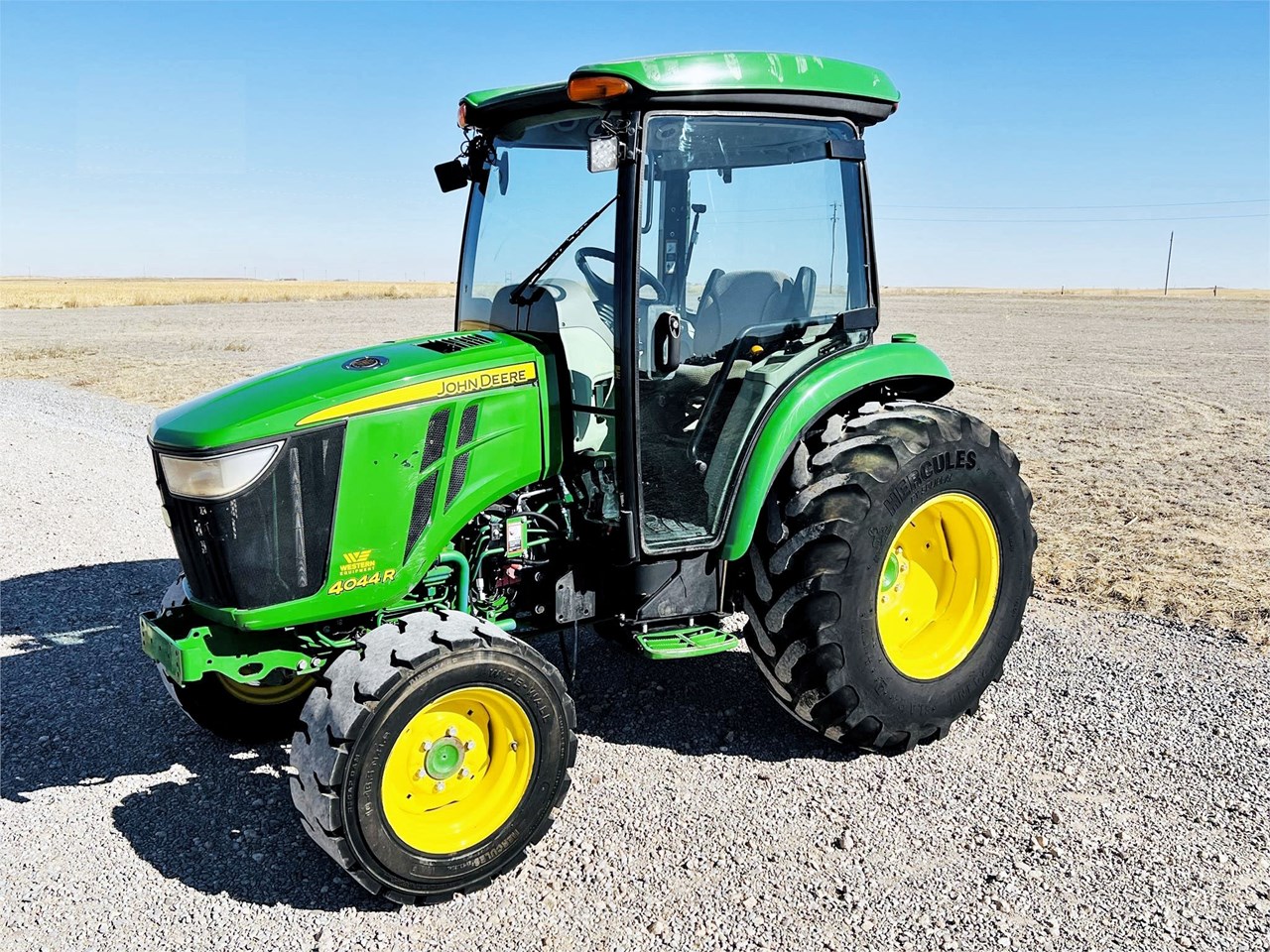 2017 JOHN DEERE 4044R for sale (refcode DIY1208749)