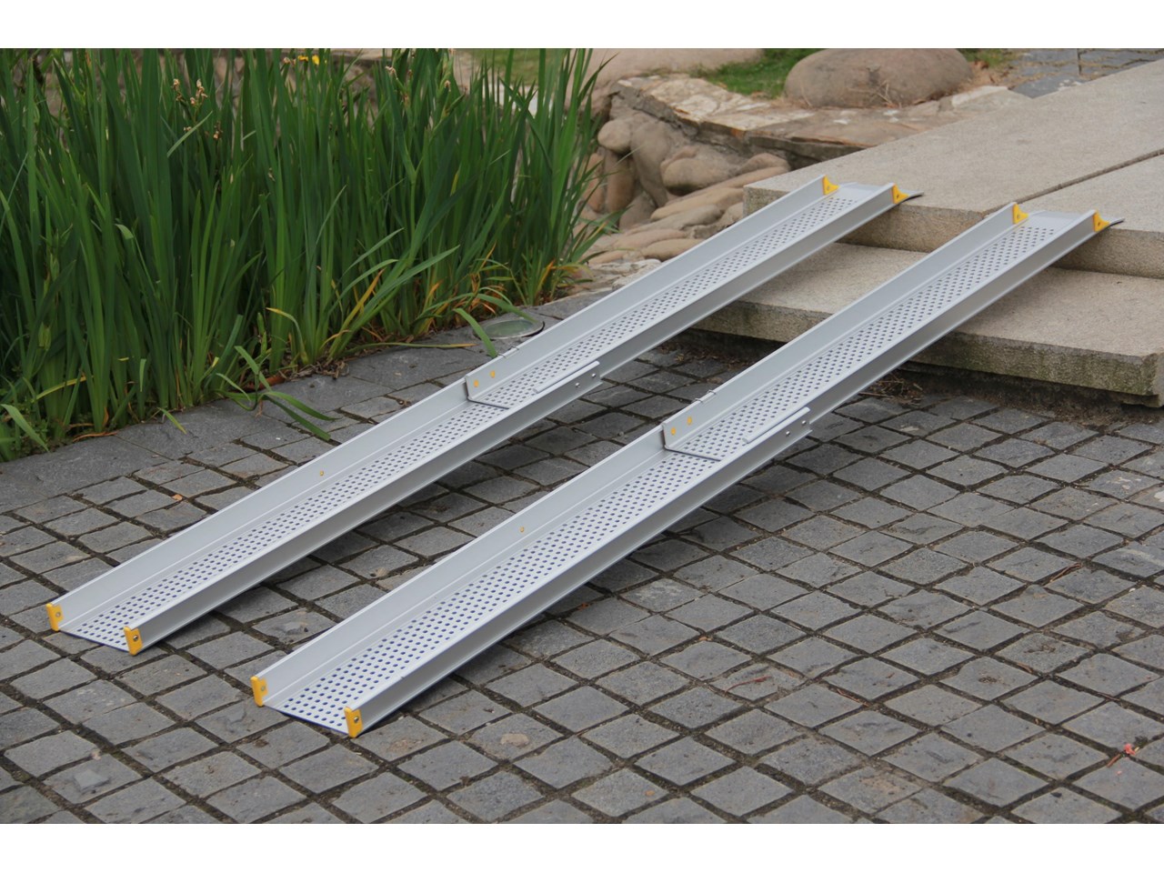 JETLAND 2.1M 270KG TWO SECTION TELESCOPIC WHEELCHAIR RAMP for sale ...