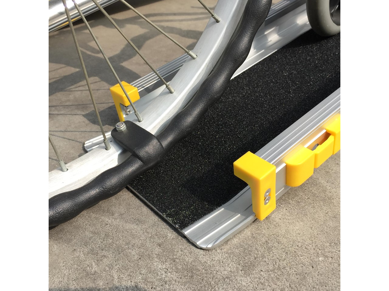 JETLAND 3M 270KG TWO SECTION DELUXE TELESCOPIC WHEELCHAIR RAMP for sale ...