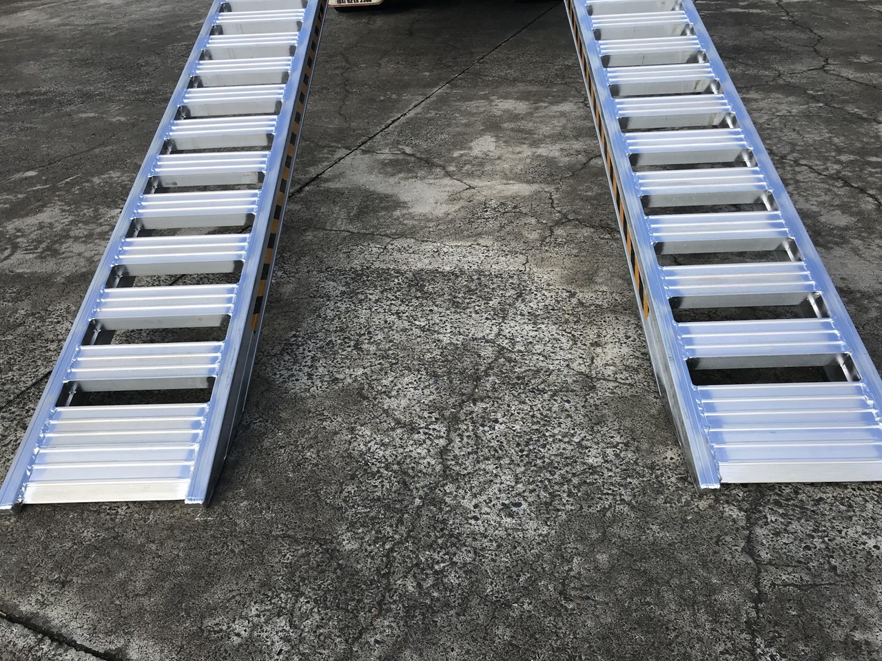 JETLAND 3.7M 7TONNE HEAVY DUTY STEEL TRACK,RUBBER PADS ON STEEL,RUBBER ...